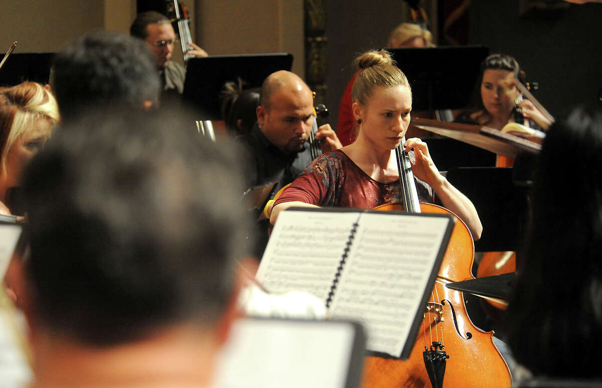 Symphony tunes up for 60th season