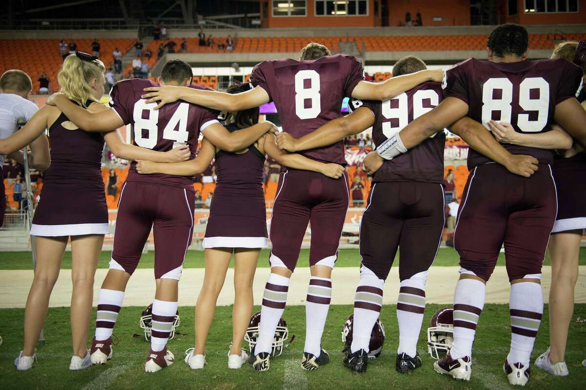 Cinco Ranch routs Cypress Ranch in opener