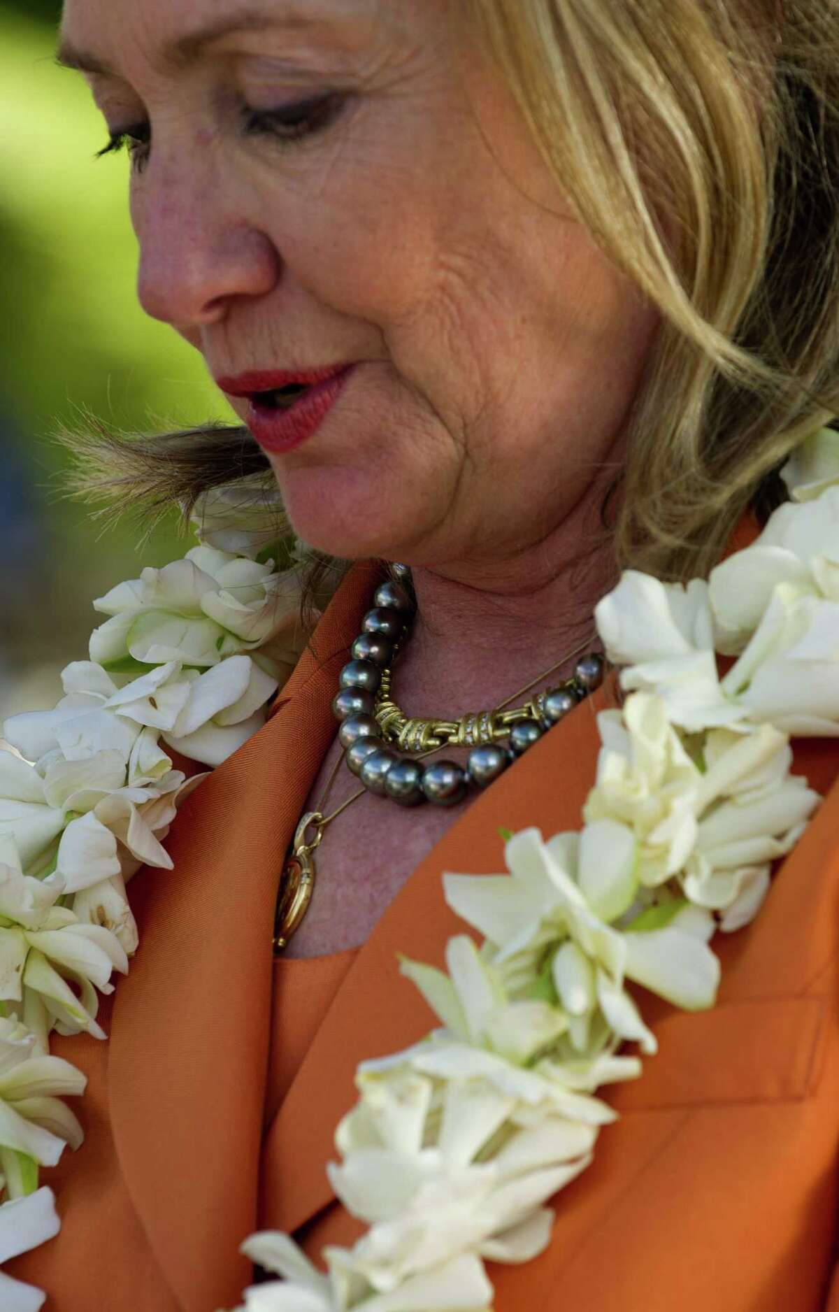 Clinton renews area ties