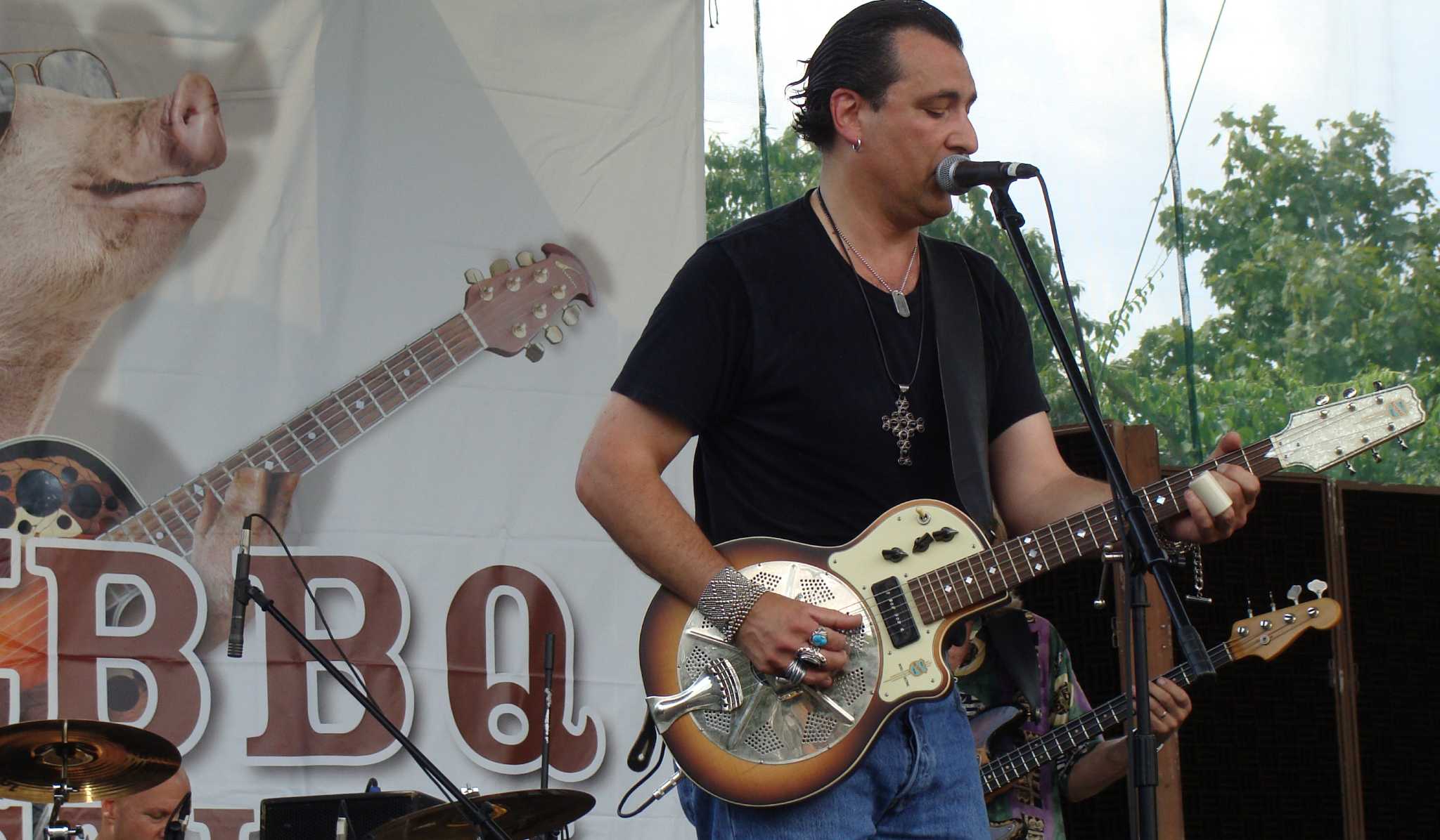 Food, music sizzle at Blues, Views & BBQ fest