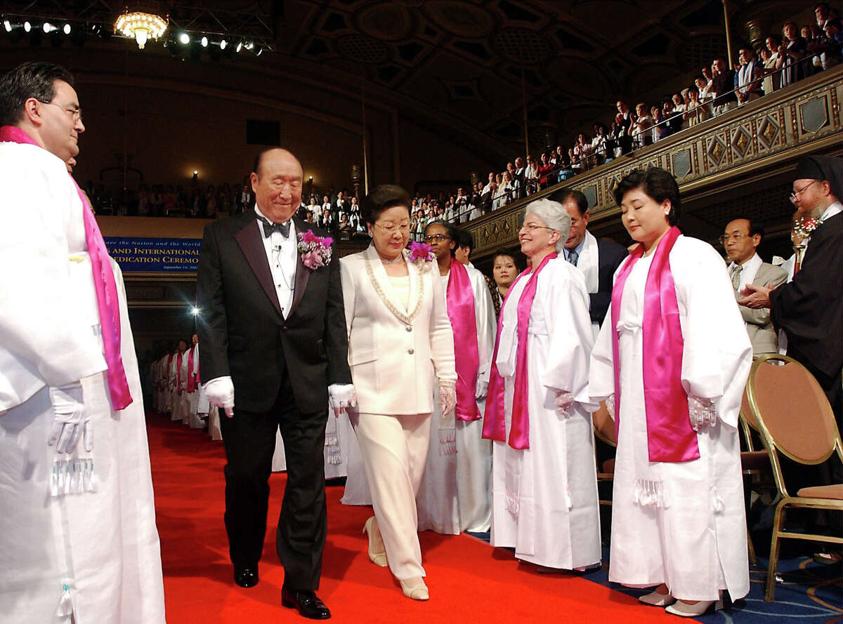 Unification Church founder Rev. Moon dies at 92