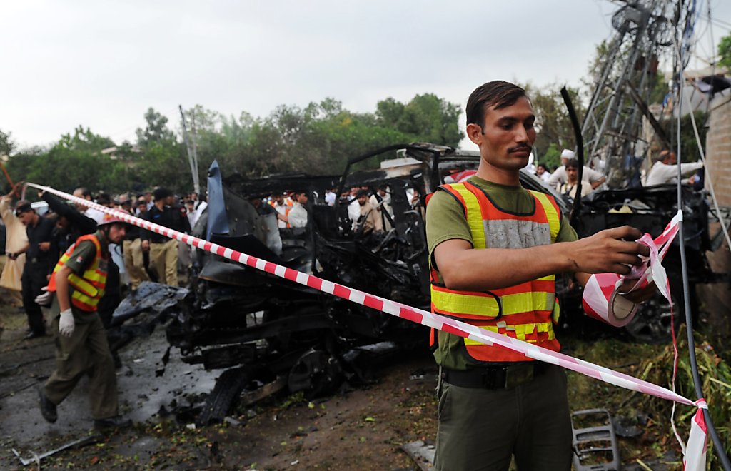 Two Killed in Pakistan Bomb Attack on U.S. Consulate Vehicle