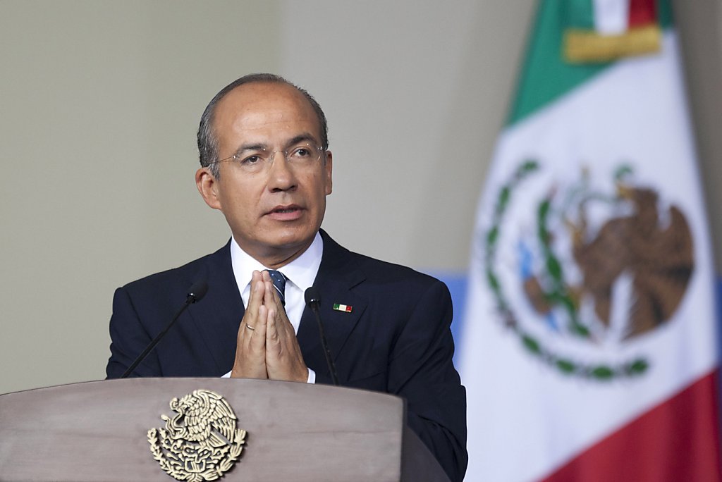 Mexico's outgoing leader touts economy