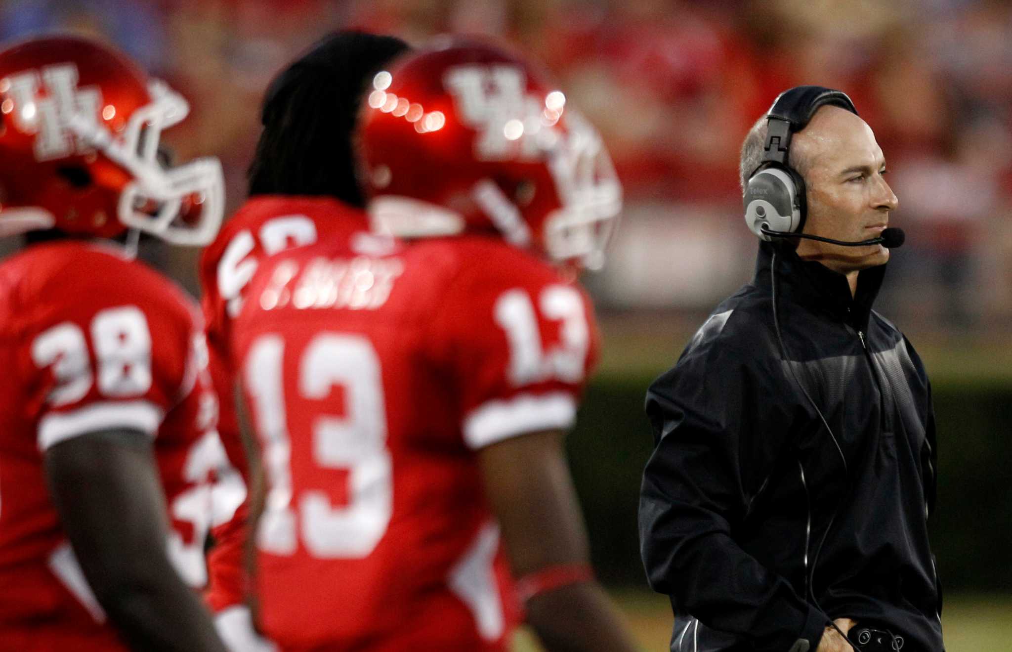 UH changes offensive coordinators in reaction to Texas St. loss