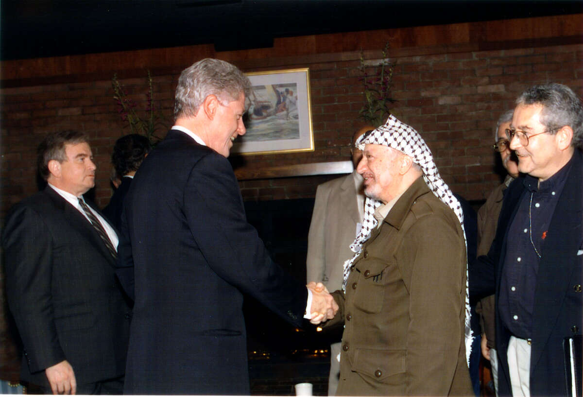Bill Clinton to visit River Walk, Cisneros in February