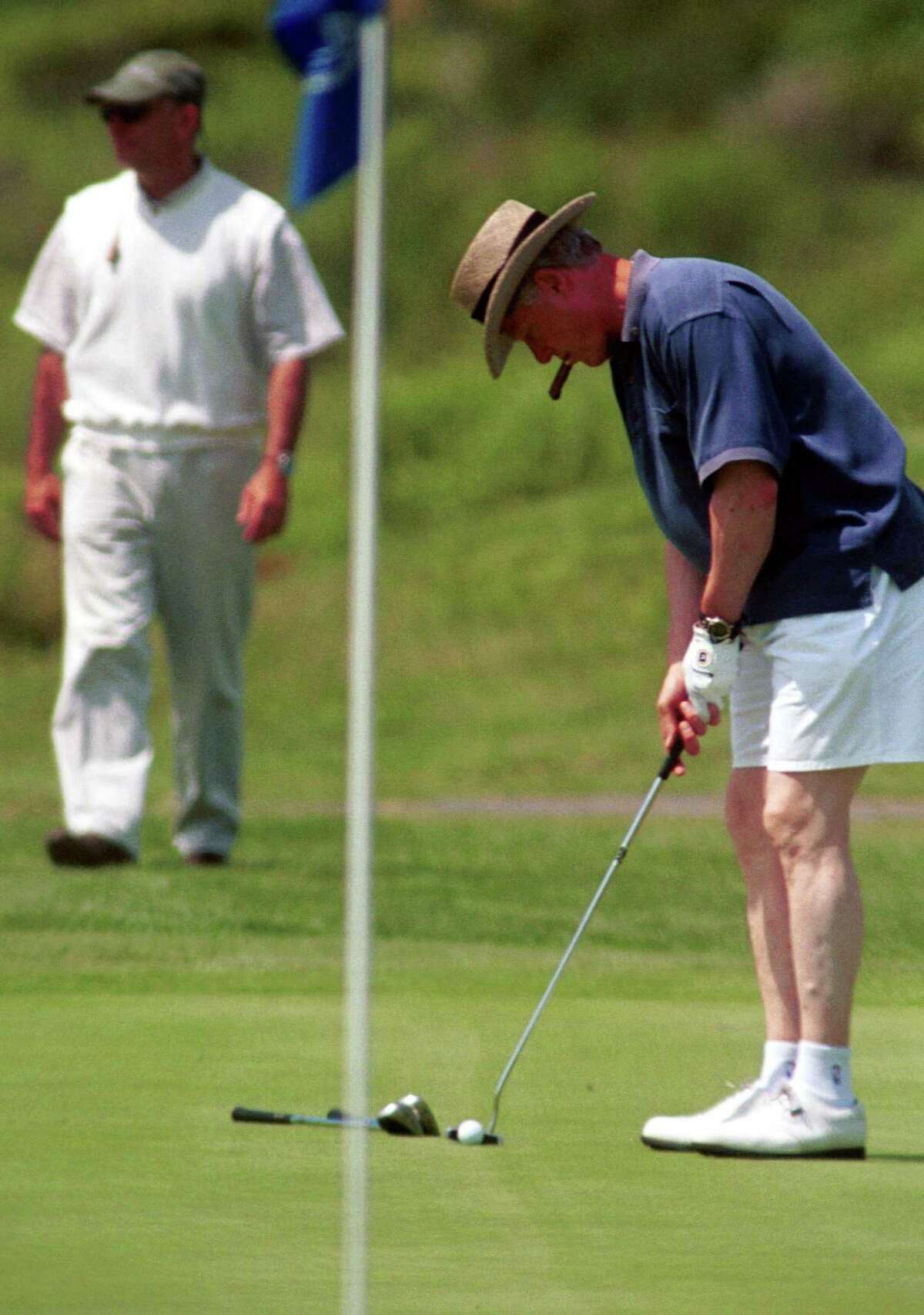 Bill Clinton to visit River Walk, Cisneros in February