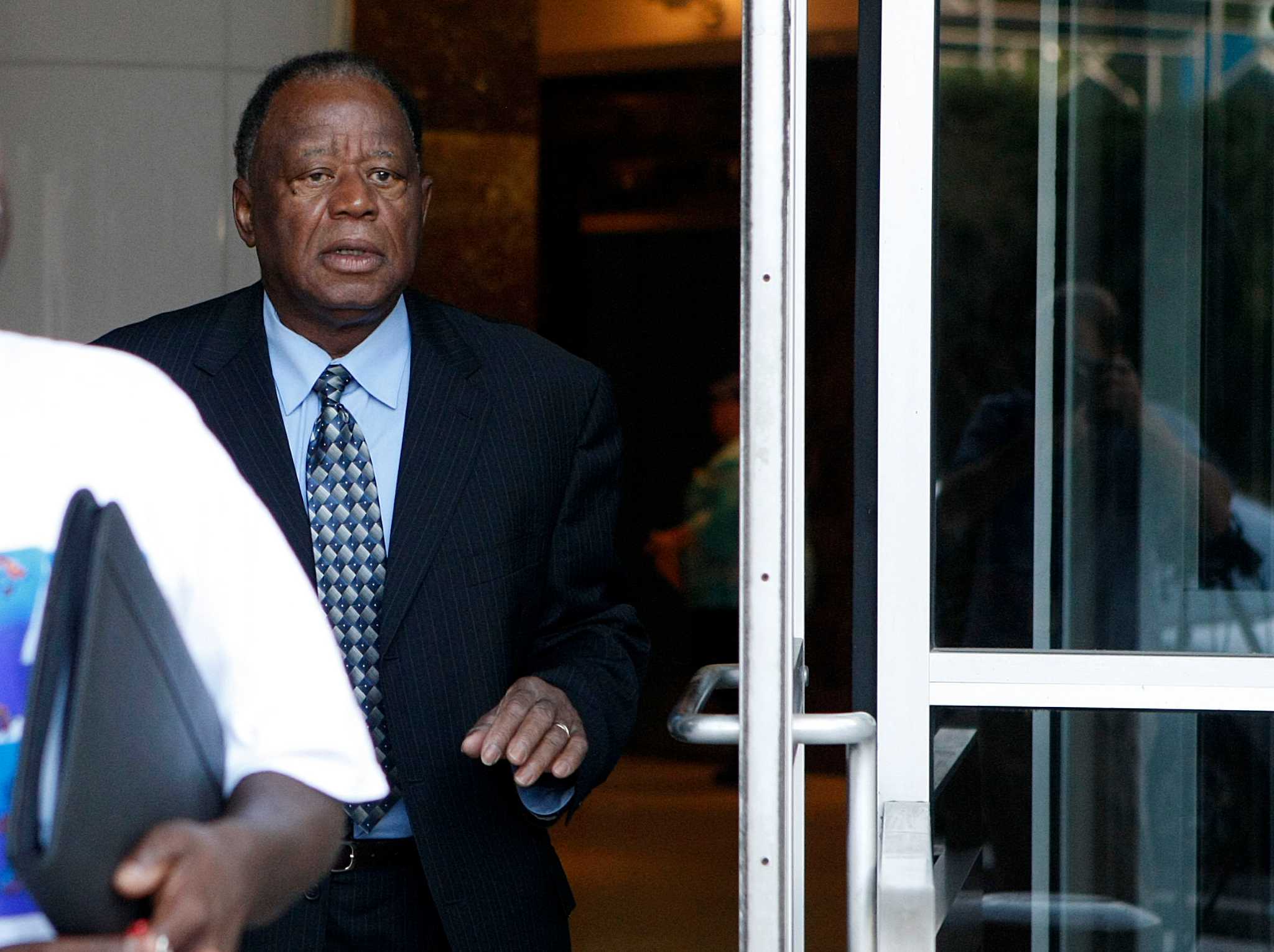 Houston lawyer admits to stealing $2.3M from vets