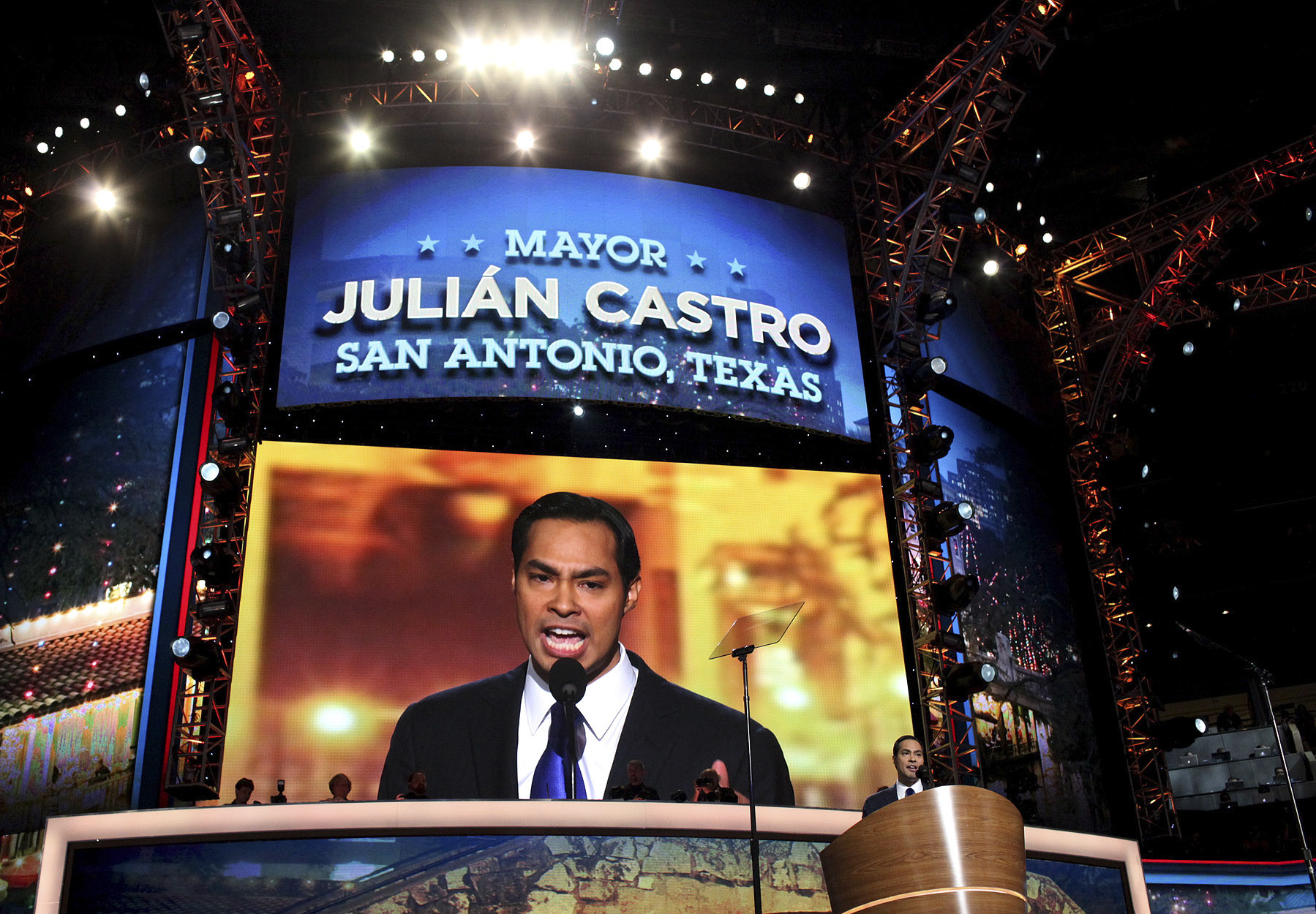 Castro speaks of past while looking to future