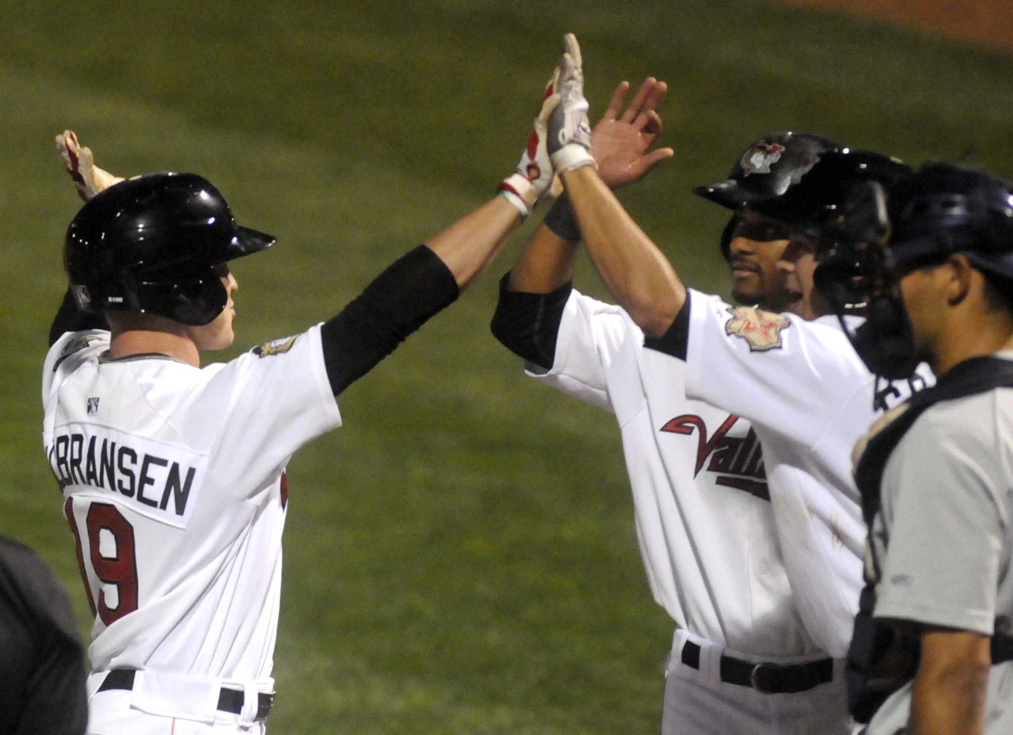 'Cats win to set up key finale