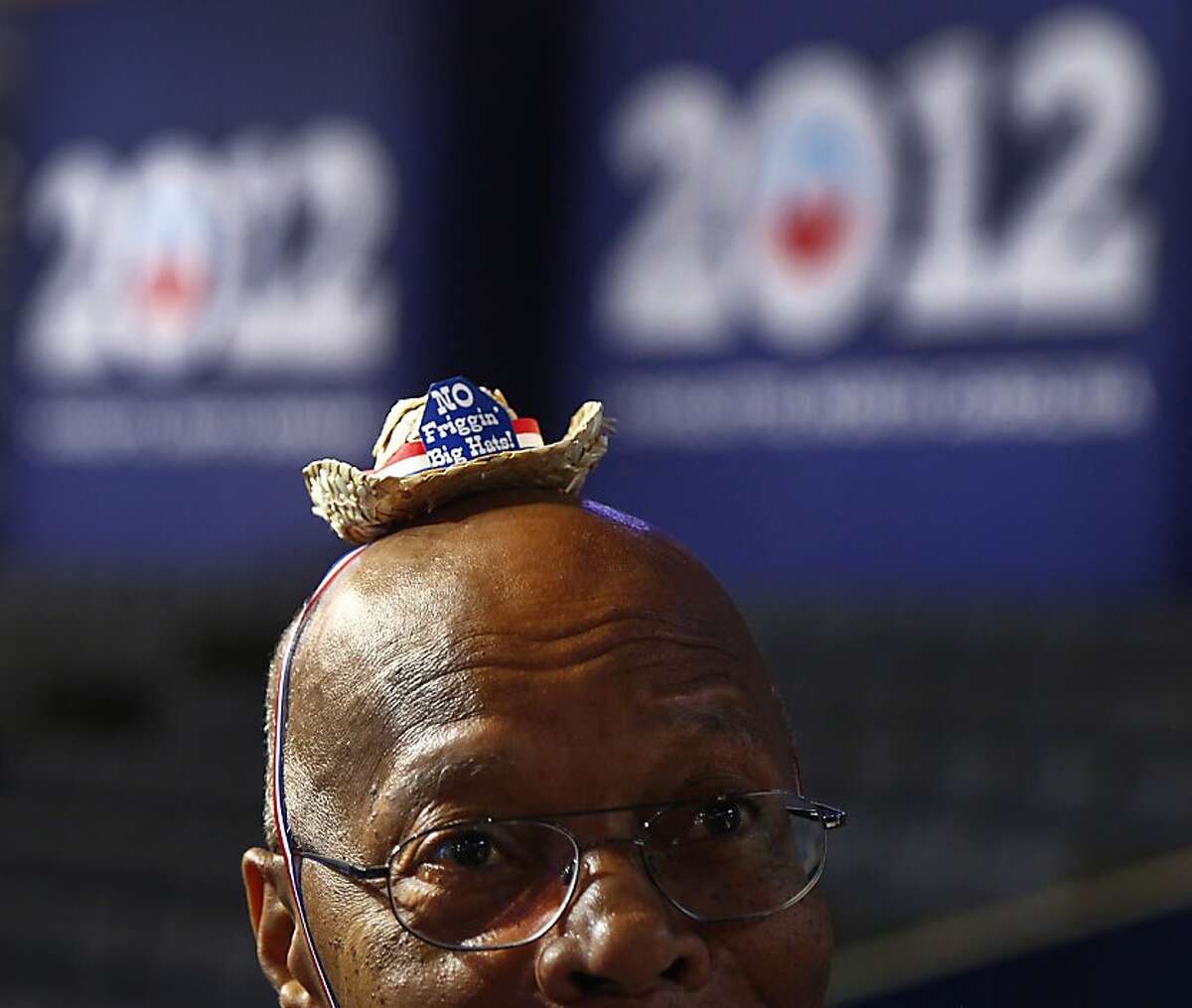 Praise for Obama on convention's opening night