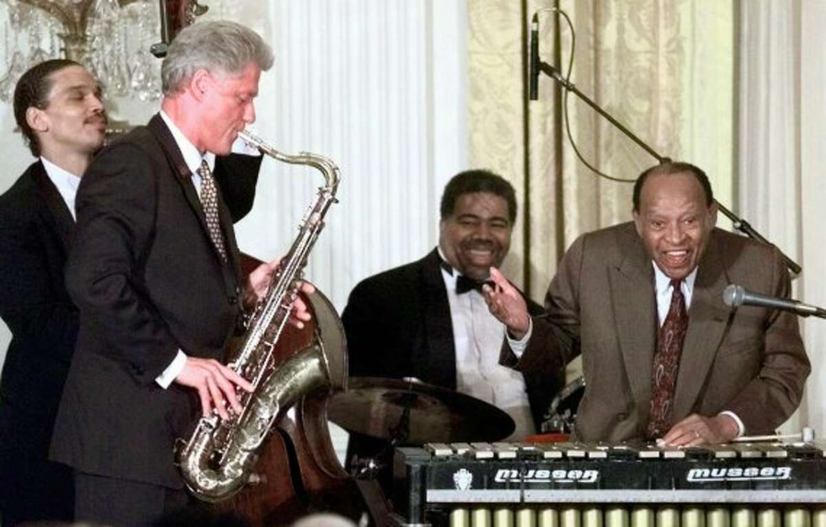 Bill Clinton coming to S.A. today to give Gallego bandwagon a push