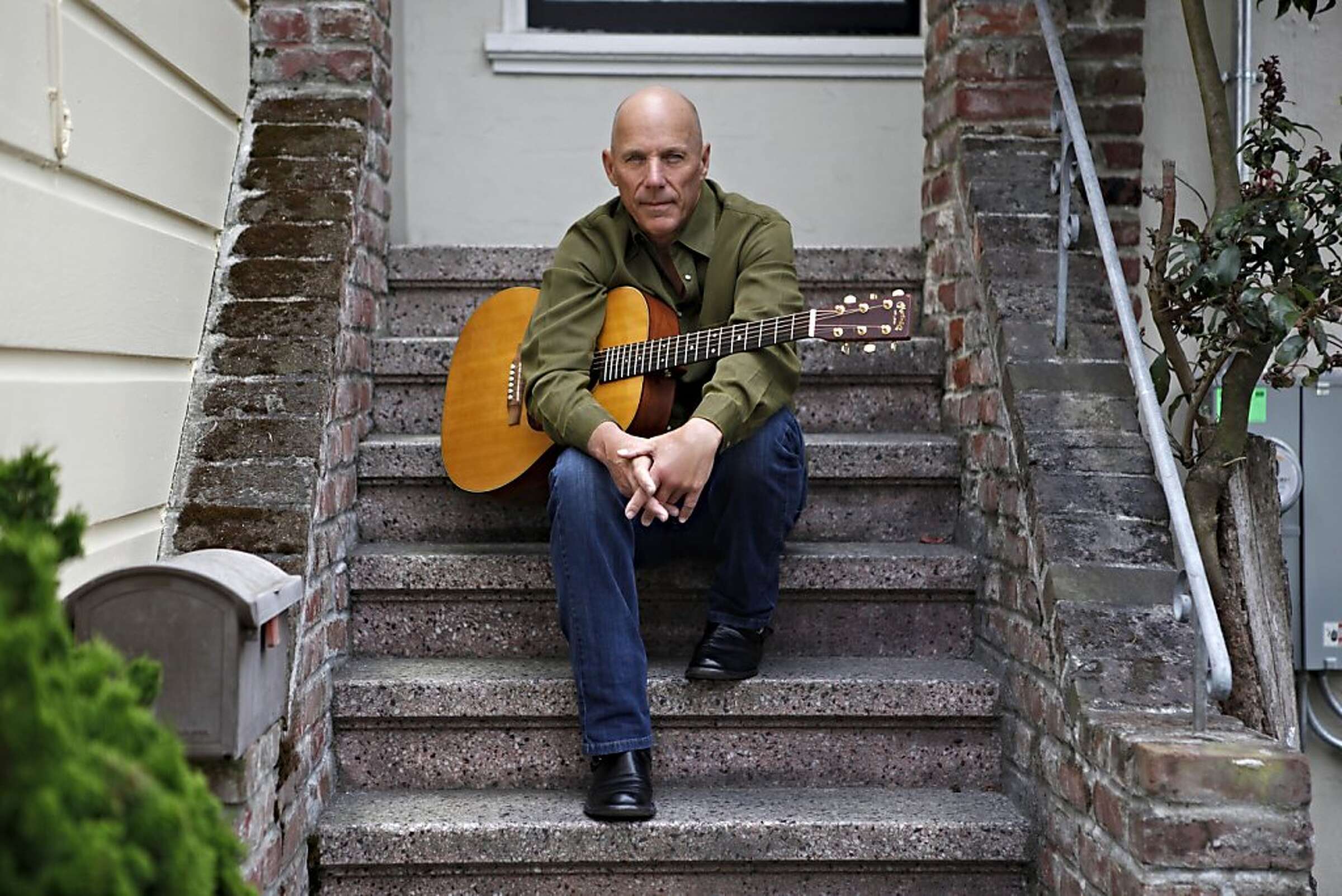 SF Giants' Tim Flannery: Music man