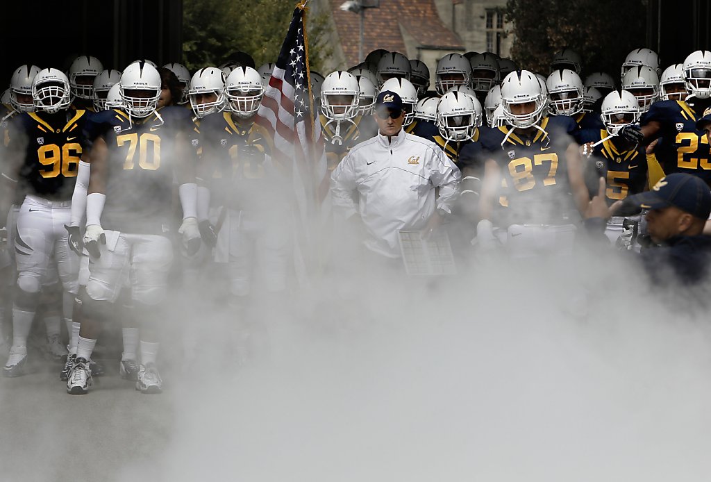 Cal's stadium impresses; team doesn't