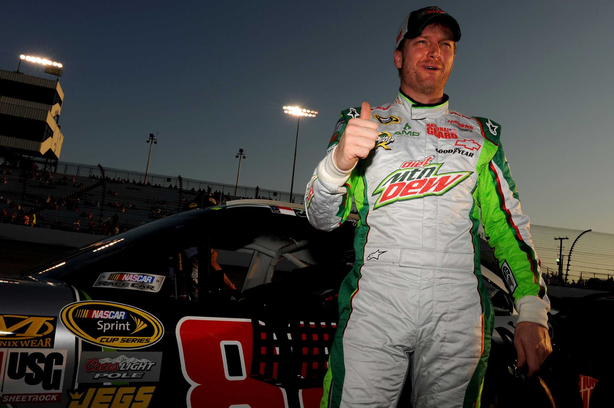 Gordon, Earnhardt in front at Richmond