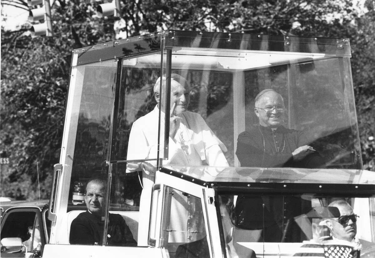 Catholics mark 25th anniversary of Pope John Paul II's visit