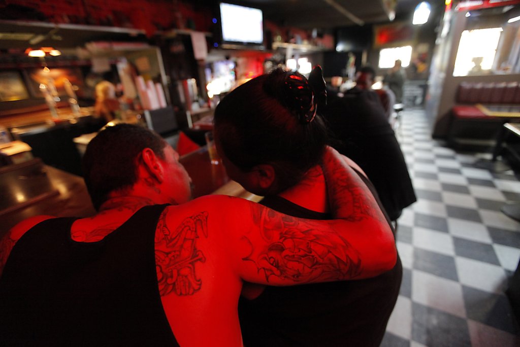Skid Row's dive bar faces gentrification
