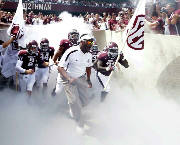 Sumlin avoids trampling while starting new tradition at A&M