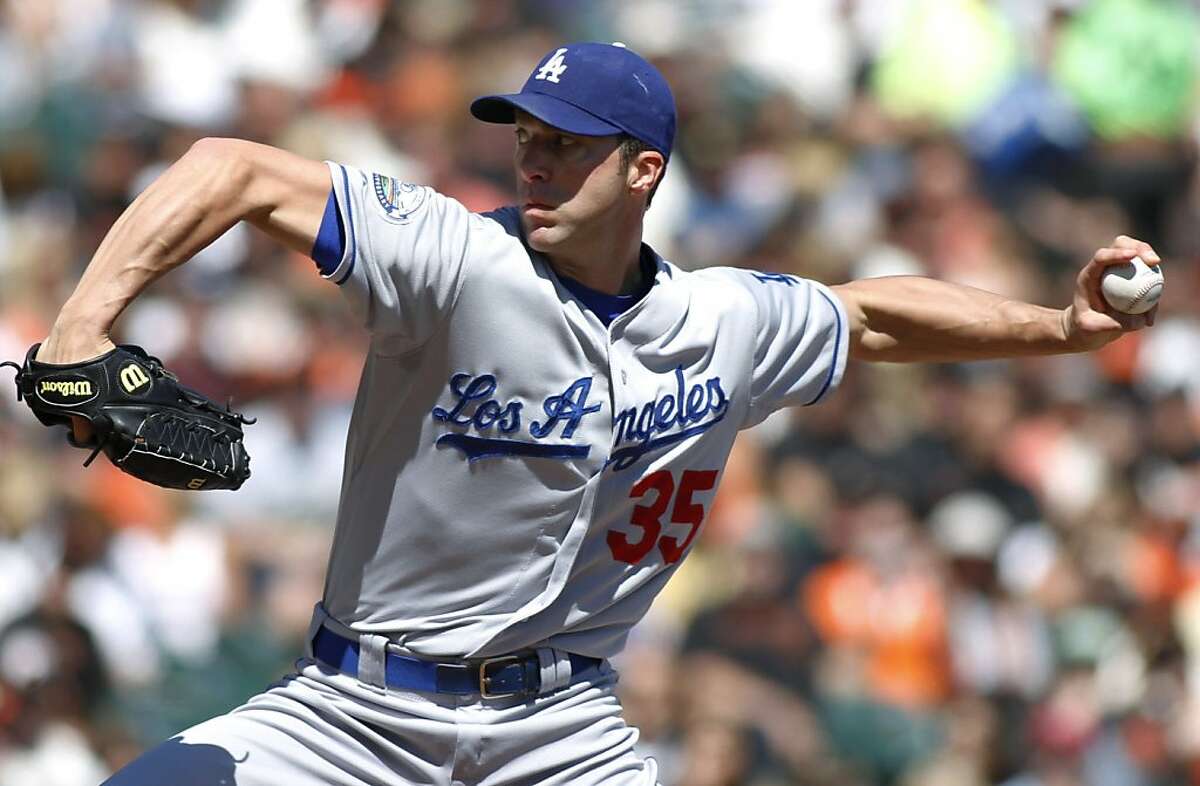 Dodgers serve notice, beat Giants 3-2