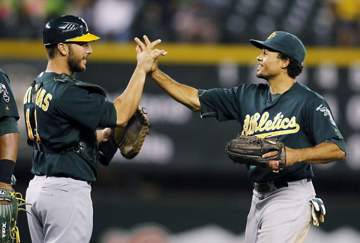 Kottaras homer picks up A's vs. Mariners
