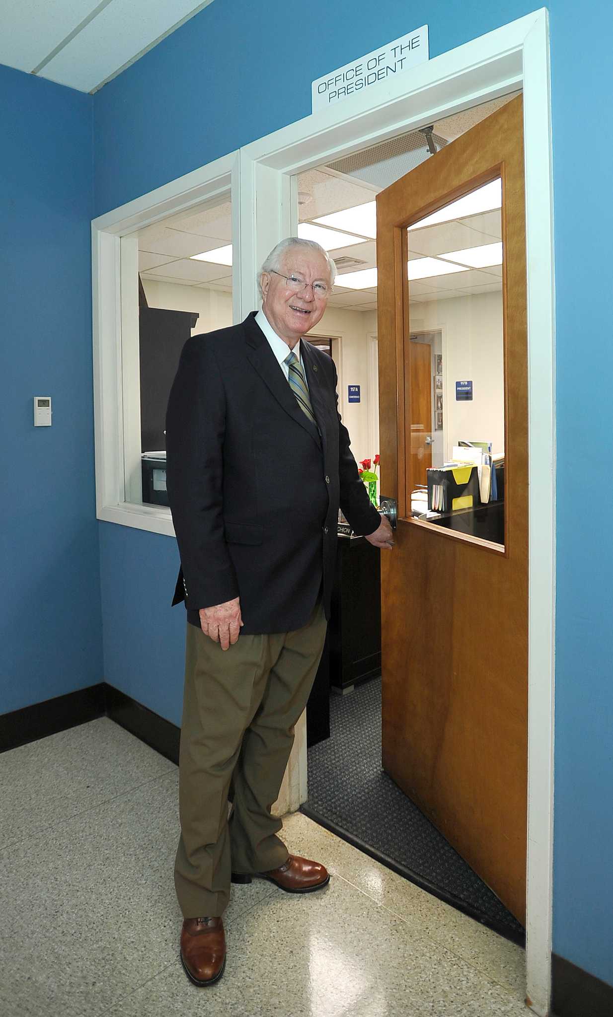 LSC-PA has state's longest-serving college president