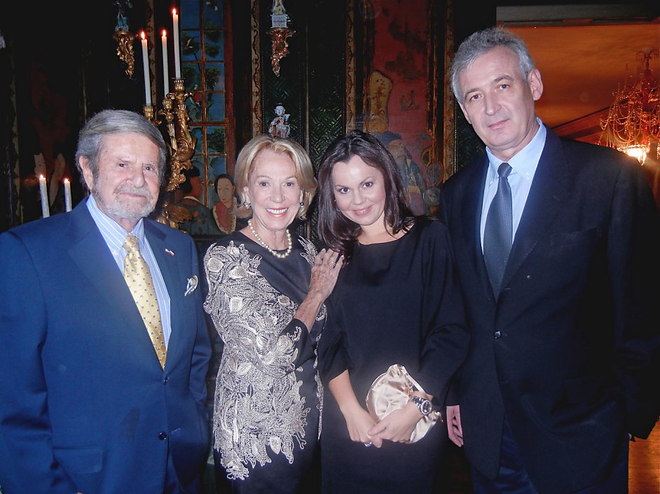 Applause starts for Symphony's John Goldman