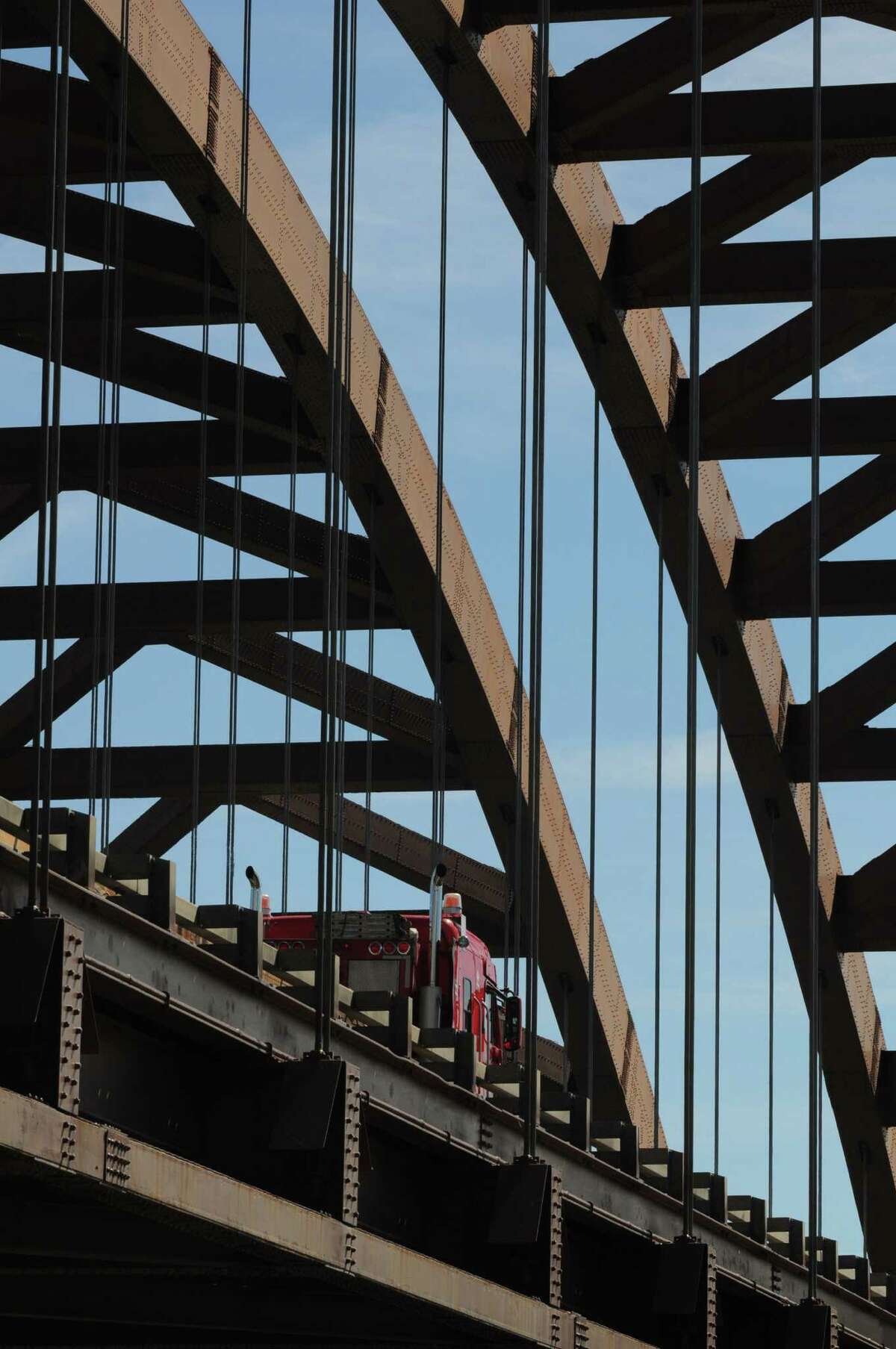 Tourism trumps bridge work
