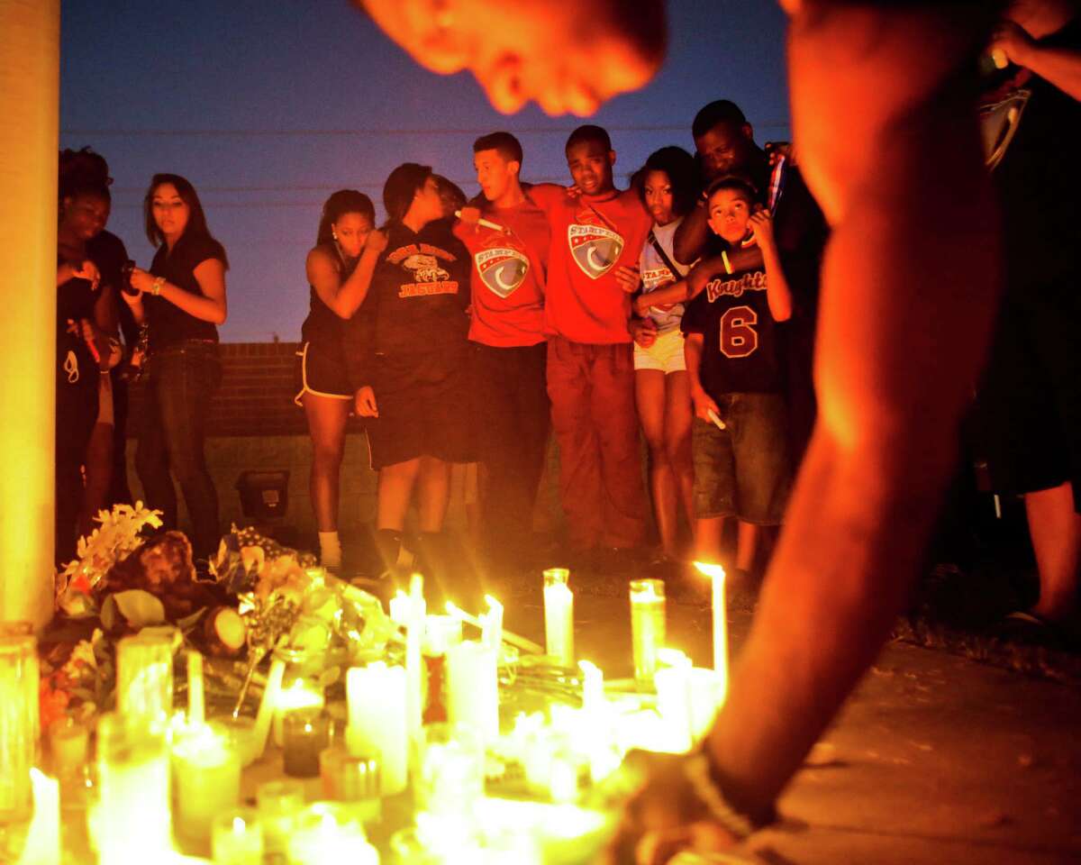 Slain Texas teen met accused killer through social media