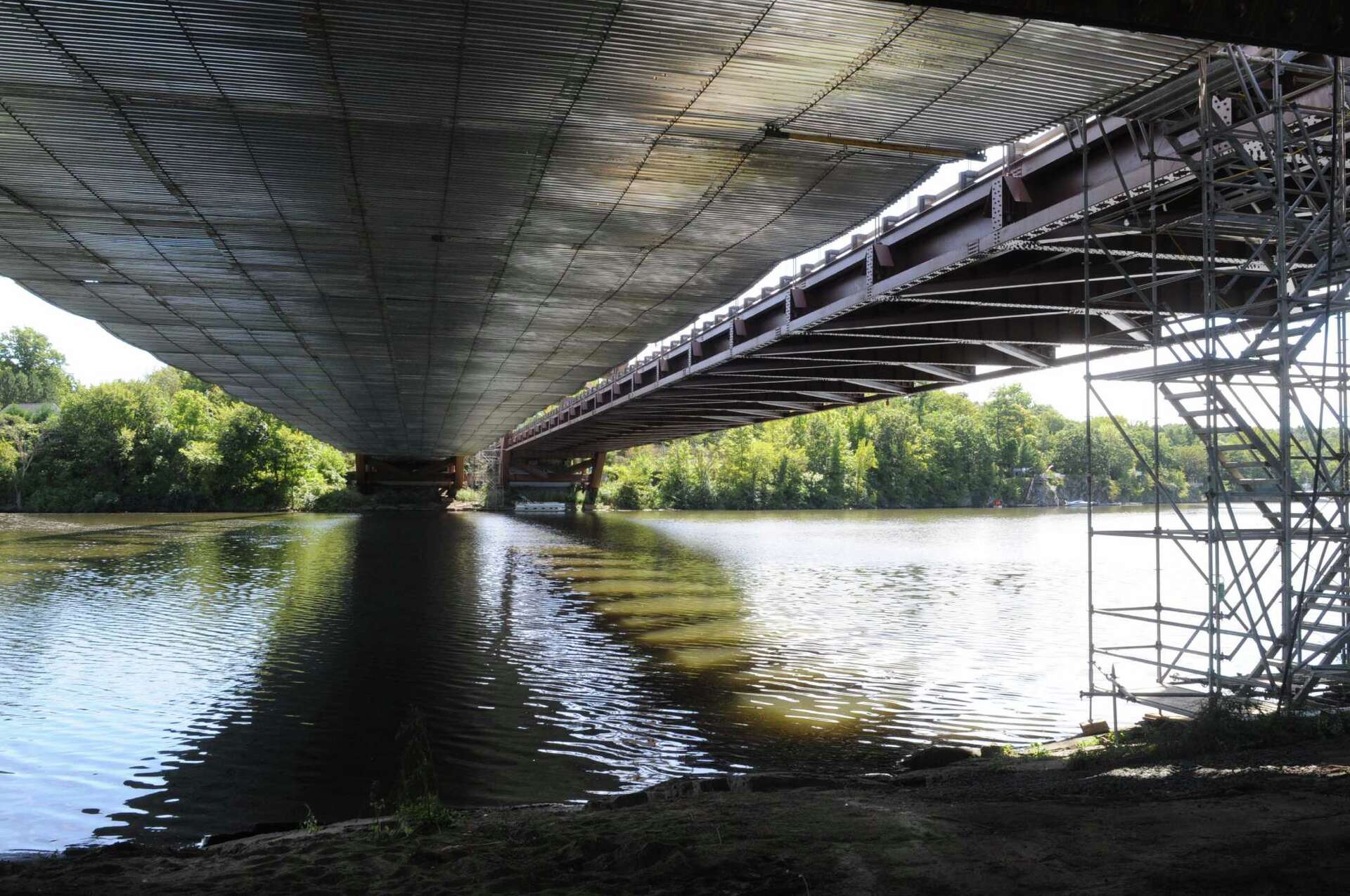Tourism trumps bridge work