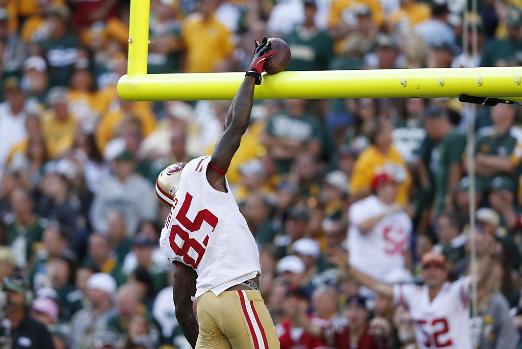 Vernon Davis lauds his coach's efforts