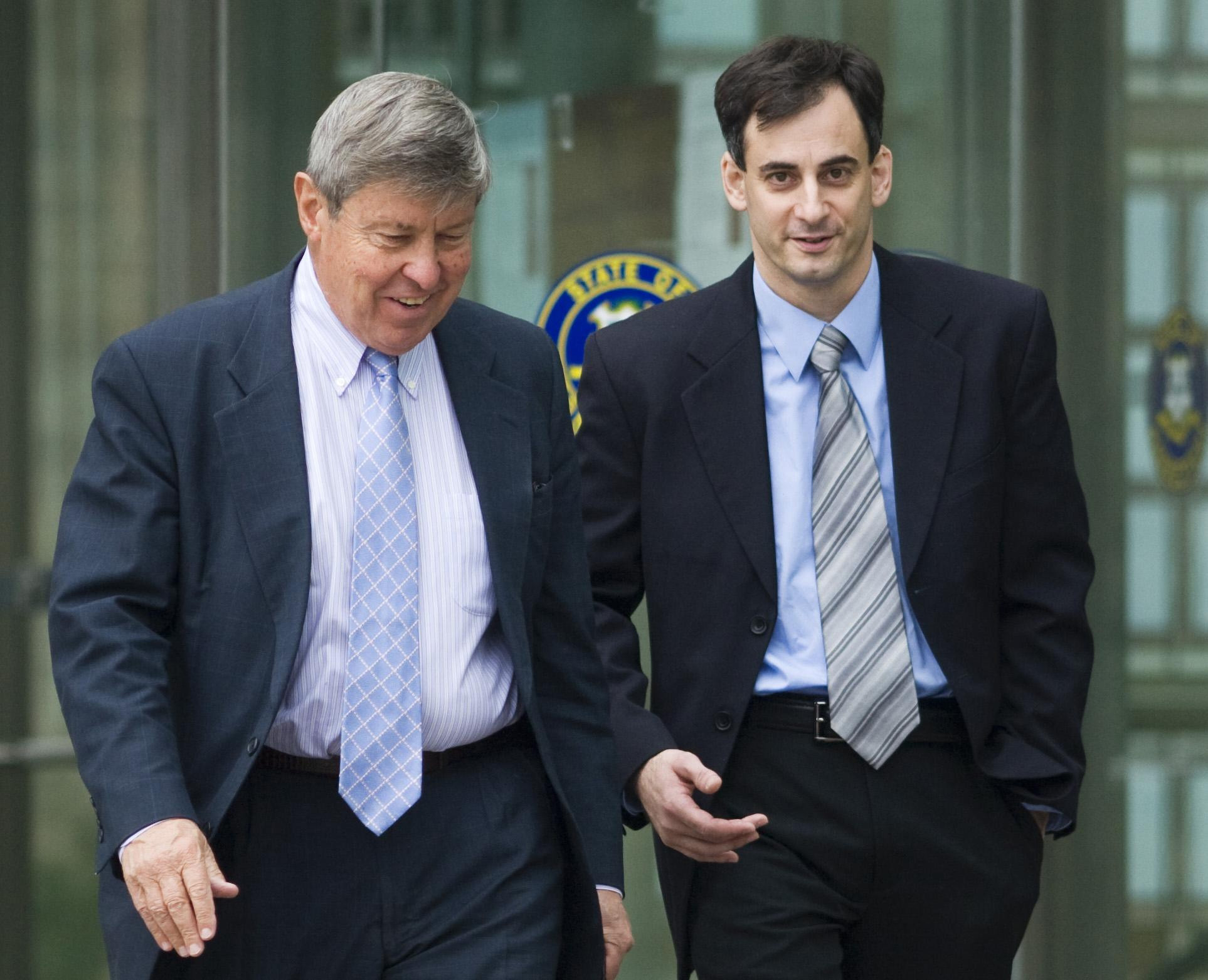 Judge declares mistrial in cop's sexual assault case