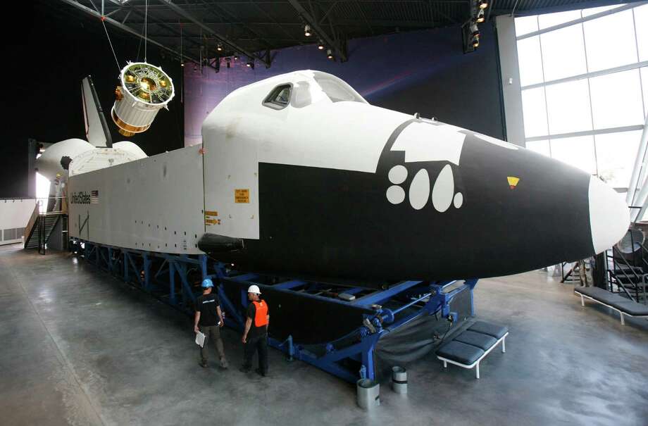 See legendary astronauts, shuttle trainer on Sunday - seattlepi.com