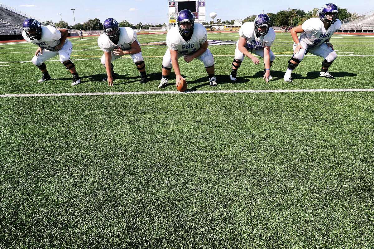 Instinct, reaction define offensive linemen