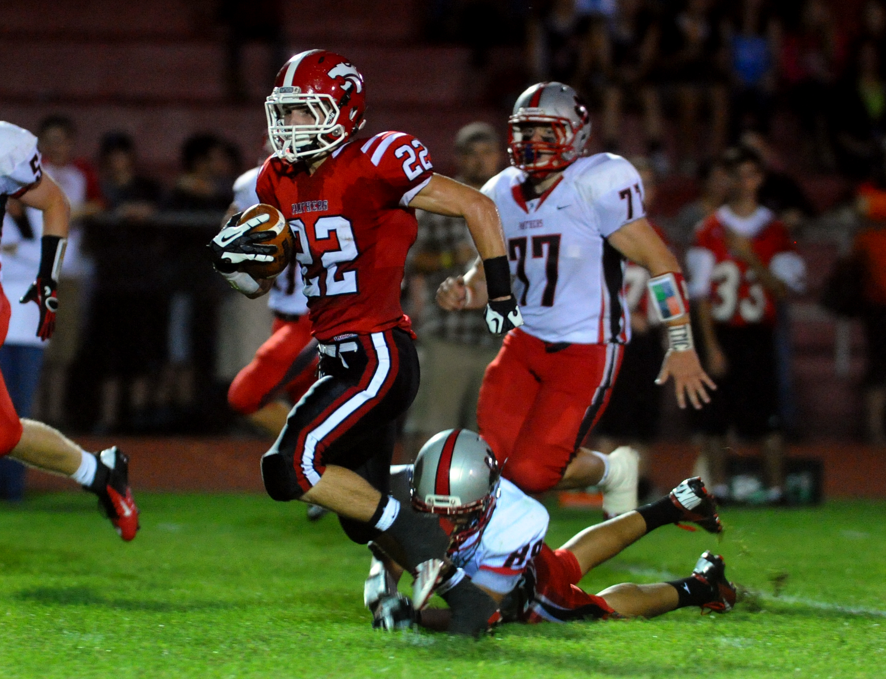 Milone, Masuk crush Pomperaug