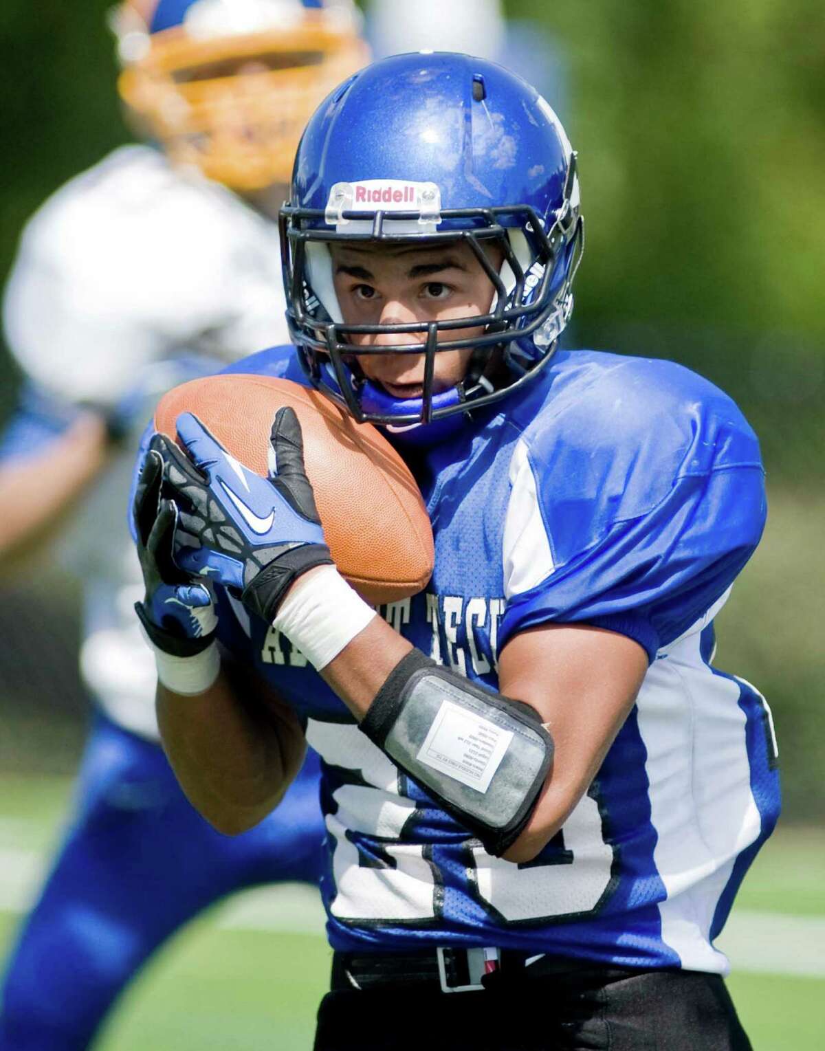 Abbott Tech football team throttles Wilcox Tech for first-ever 1-0 start