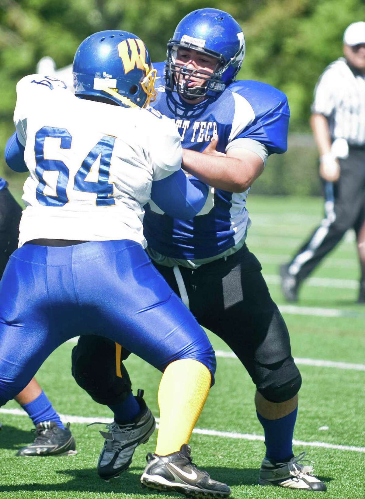 Abbott Tech football team throttles Wilcox Tech for first-ever 1-0 start