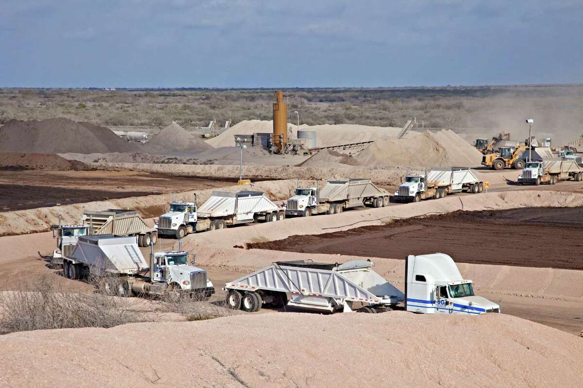 Waste company bets $1.3 billion on fracturing cleanup