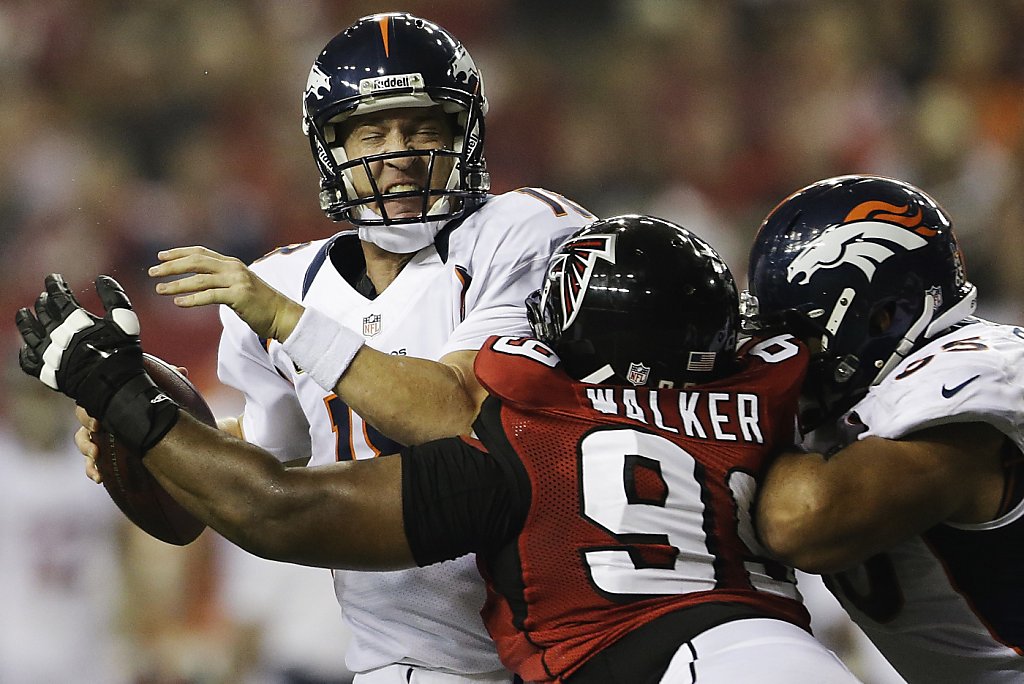 Raiders sign defensive tackle Walker