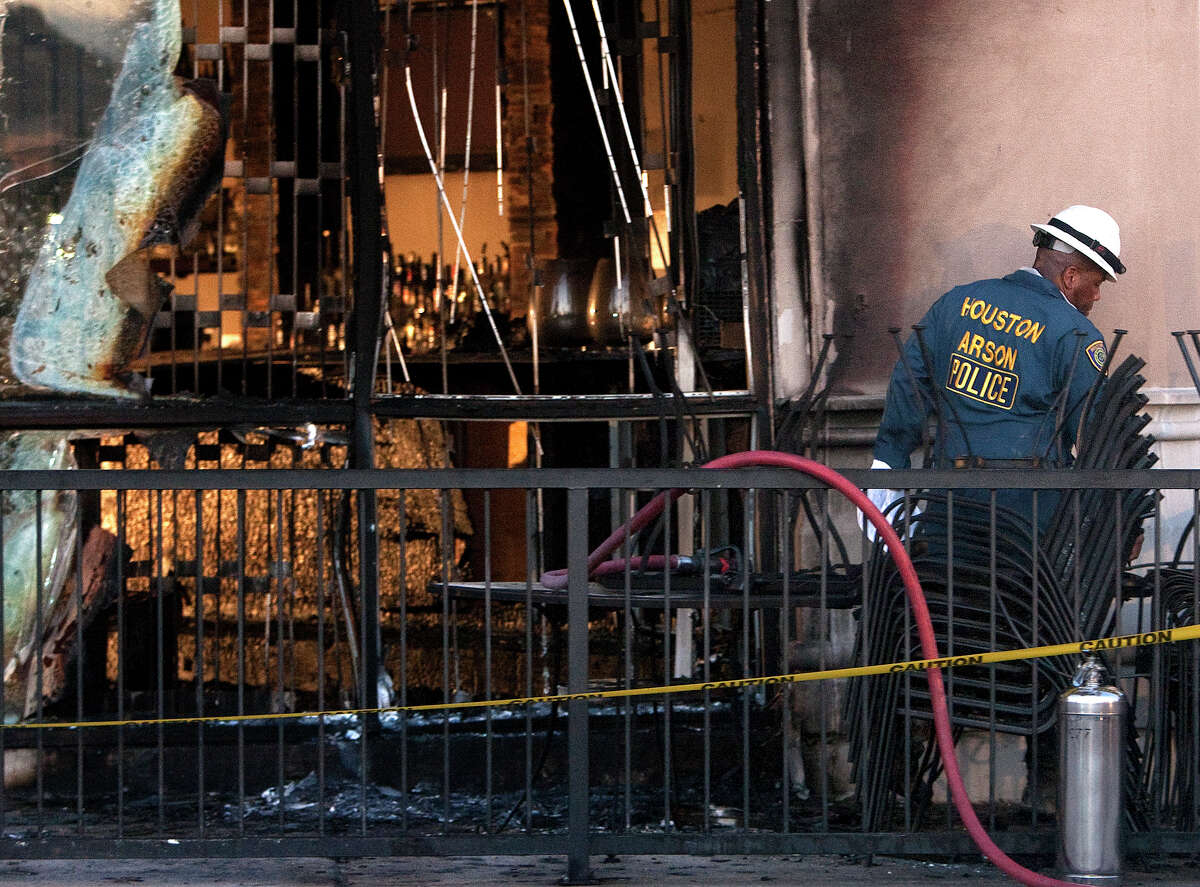 Fire damages southwest Houston lounge