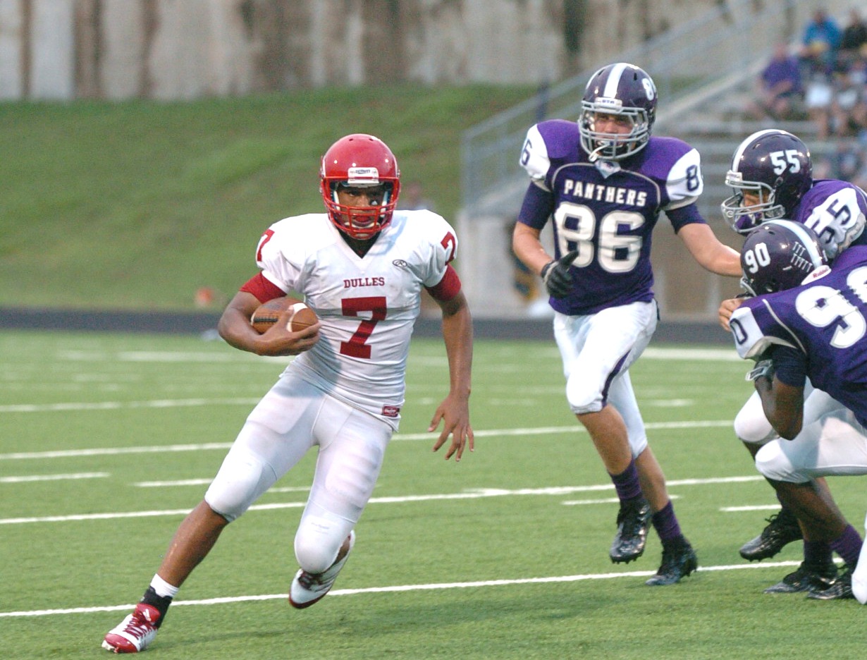 Football: Dulles' Harris making up for lost time