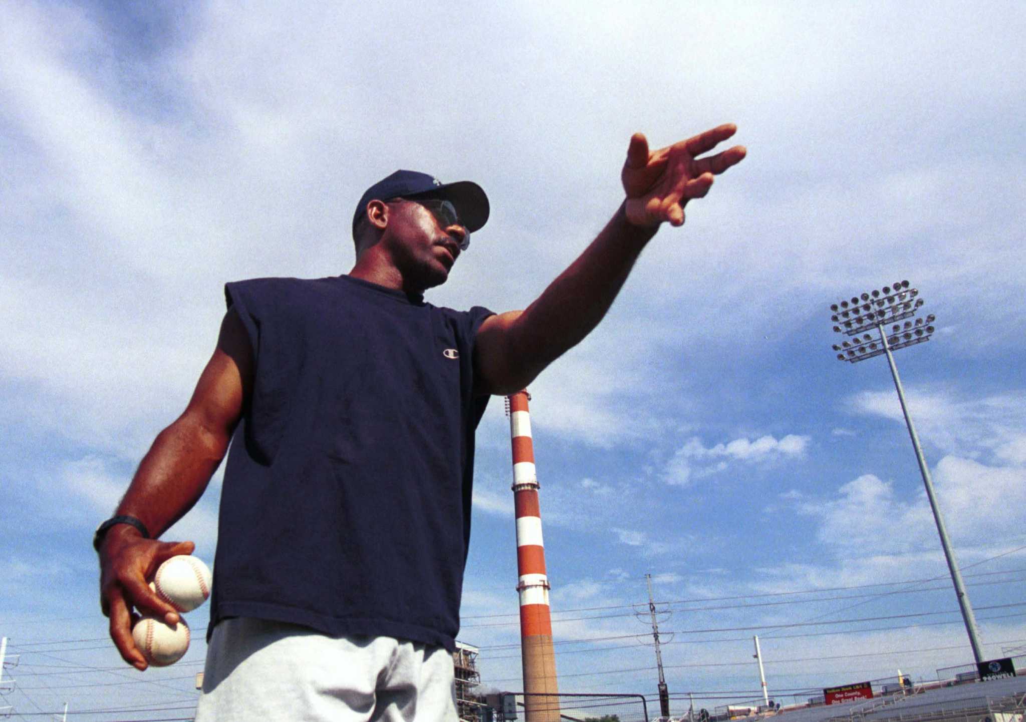 Upshaw would love to manage in big leagues, but happy with Bluefish