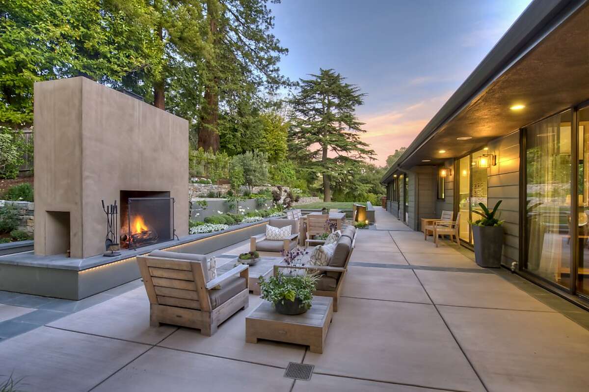 Hospitality in resort designer's own home