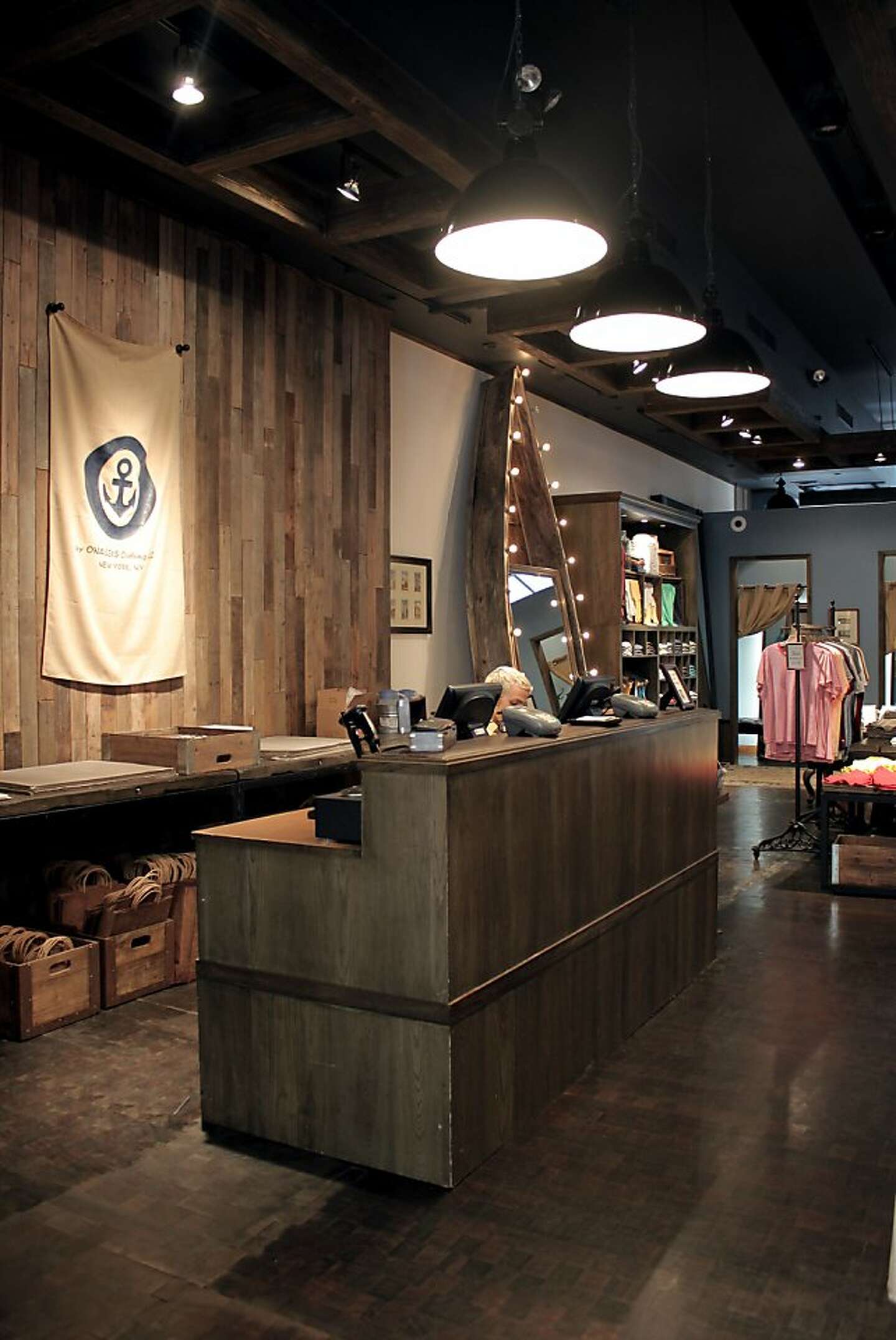 How to shop the mall for men's fall