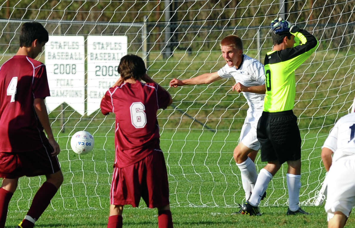 Puchala heads Staples boys soccer over St. Joseph