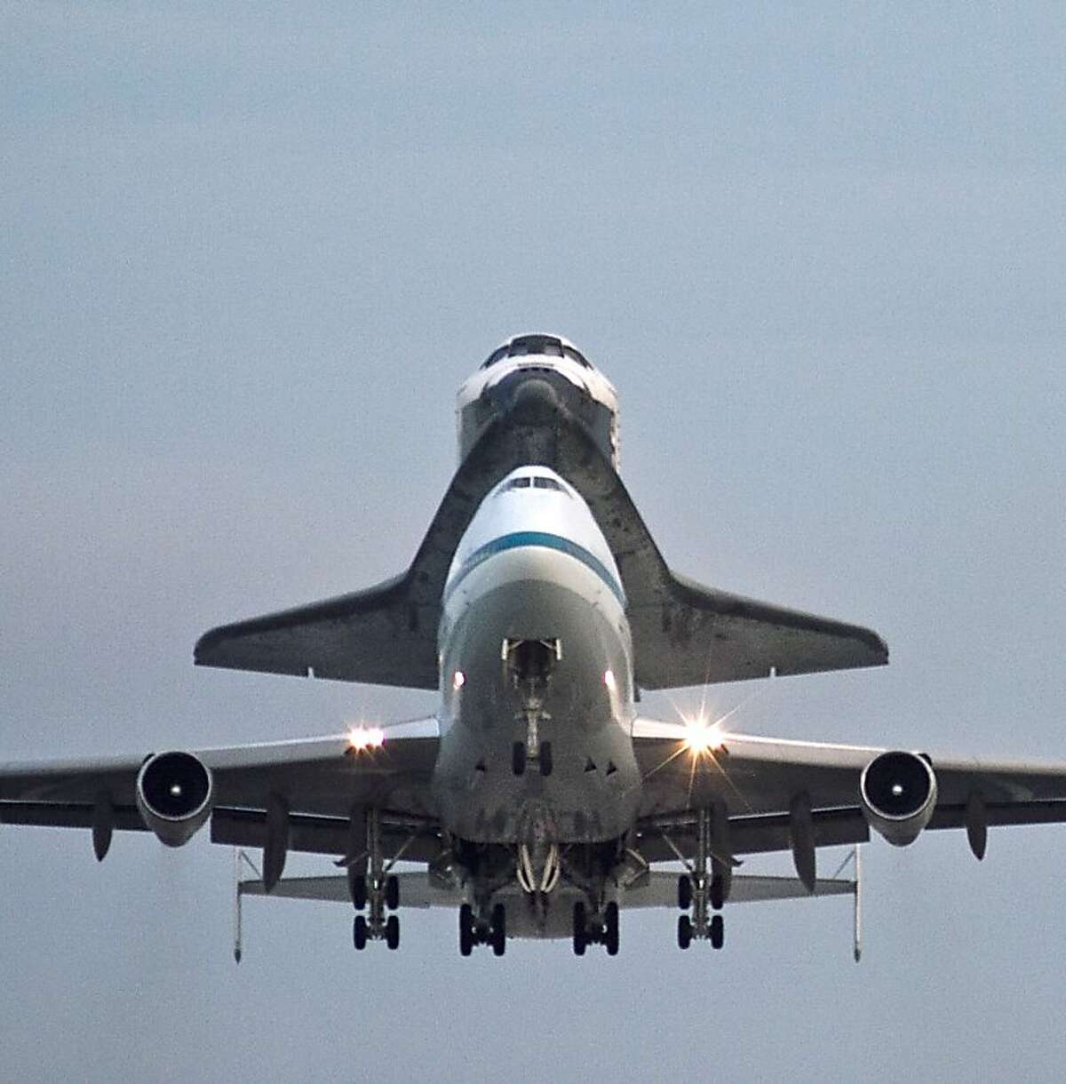 Shuttle Endeavour flies over Bay Area
