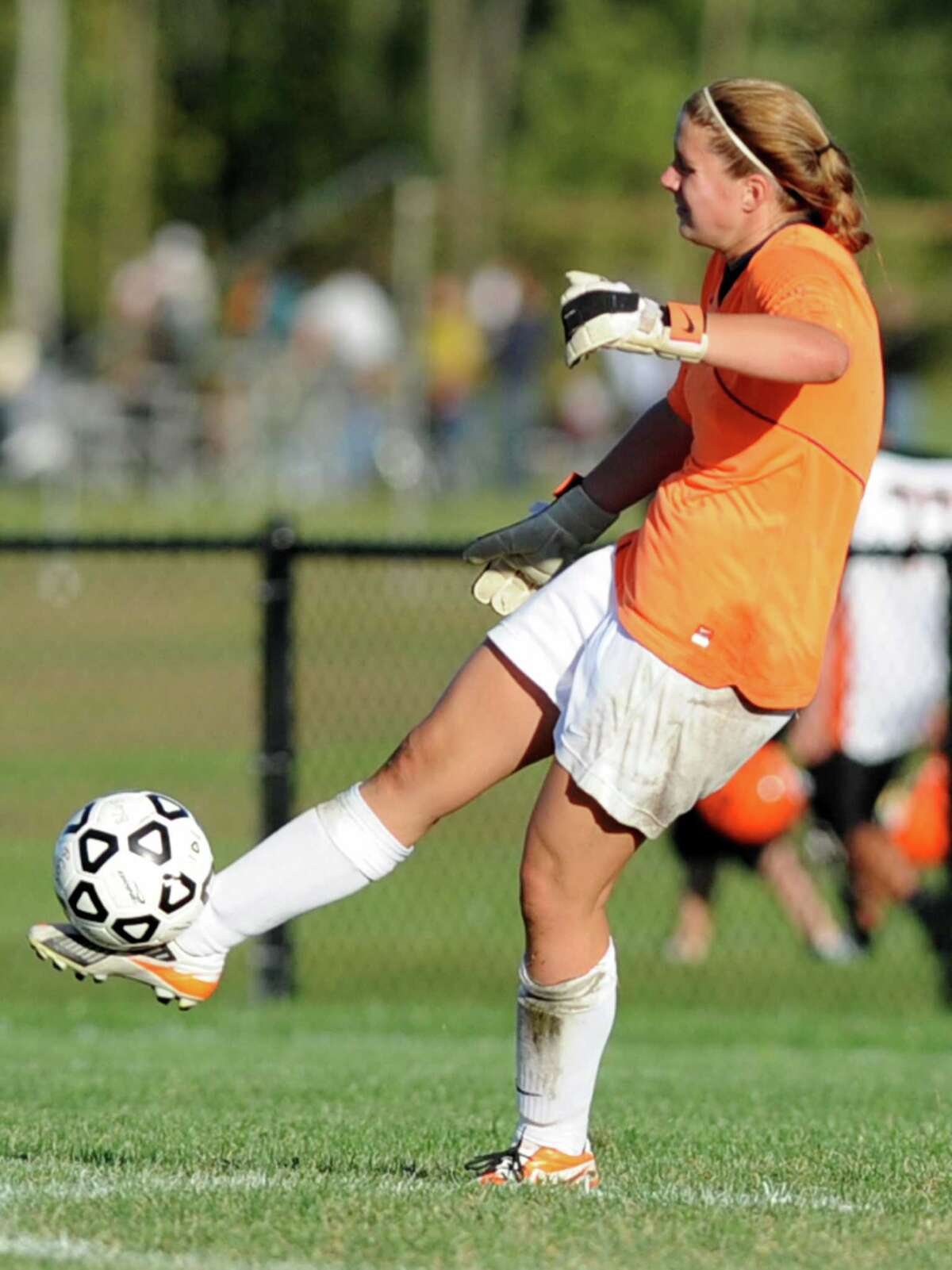 Shen foils tough rival Bethlehem