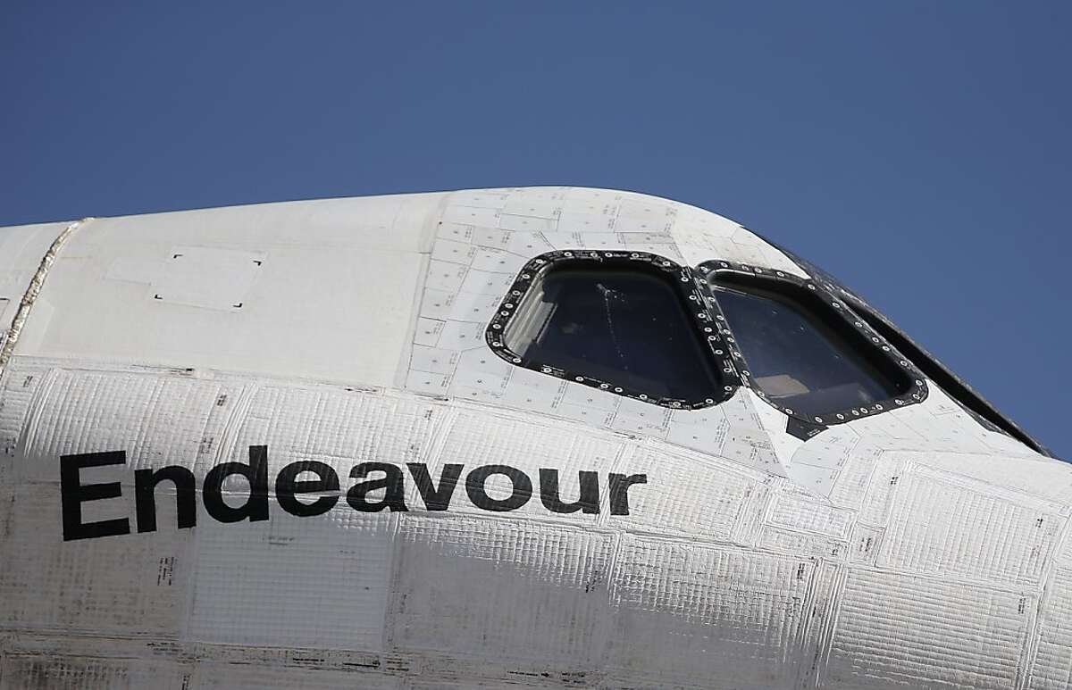 Shuttle Endeavour flies over Bay Area