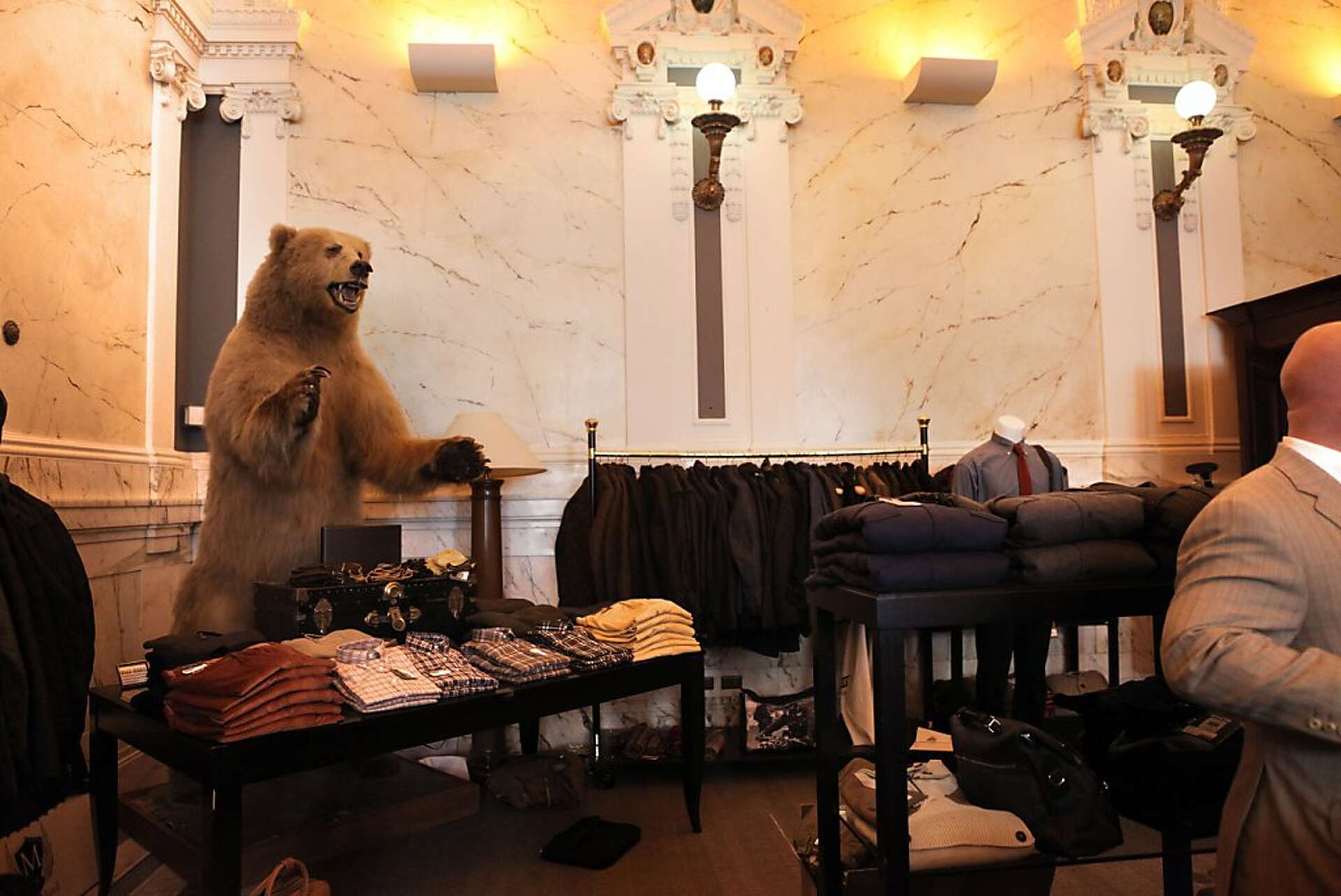 Wingtip shop, private club opens in S.F.