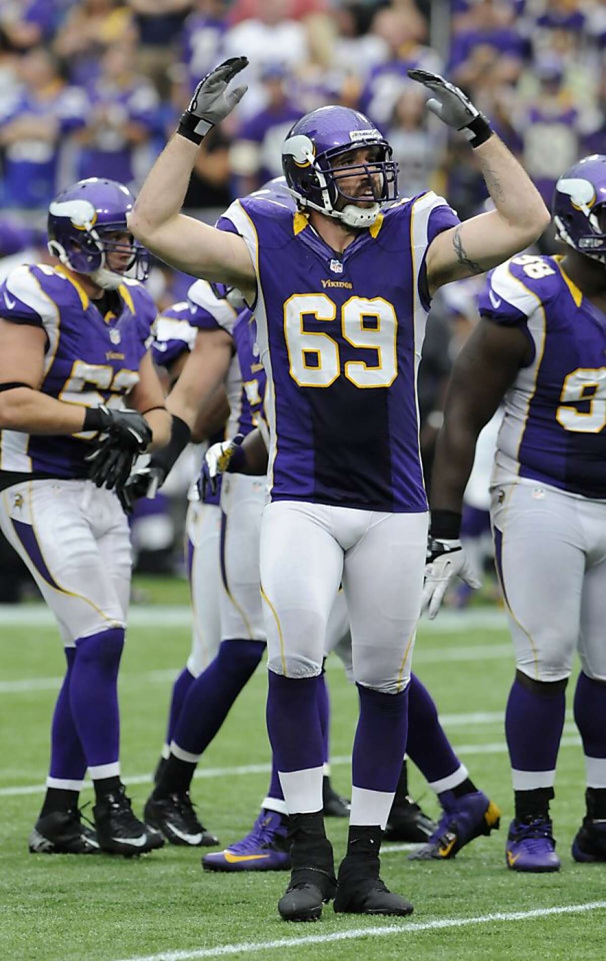 49ers' Staley must deal with Jared Allen