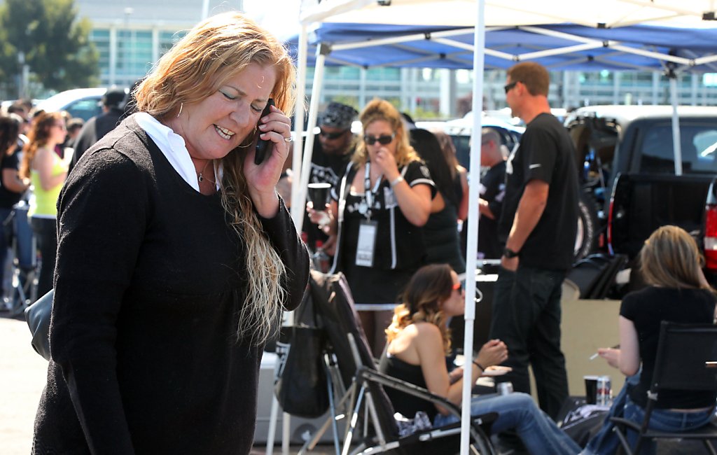 Raider Dave Tollefson has mom in his ear