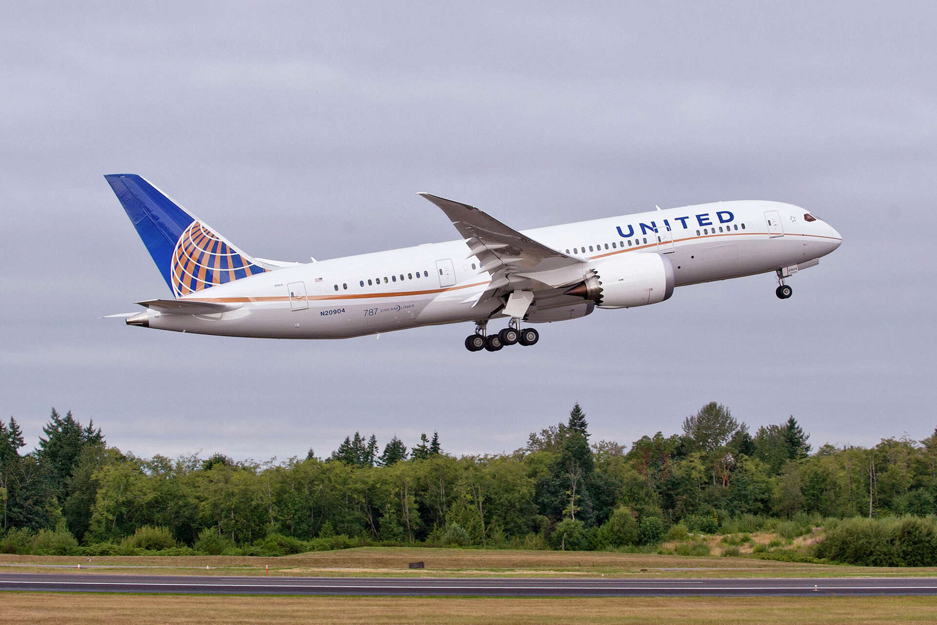United is first U.S. airline to get Boeing 787